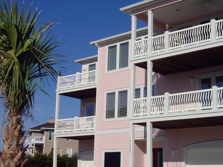 2x3.5 Top rail with custom belly pickets | Our Work